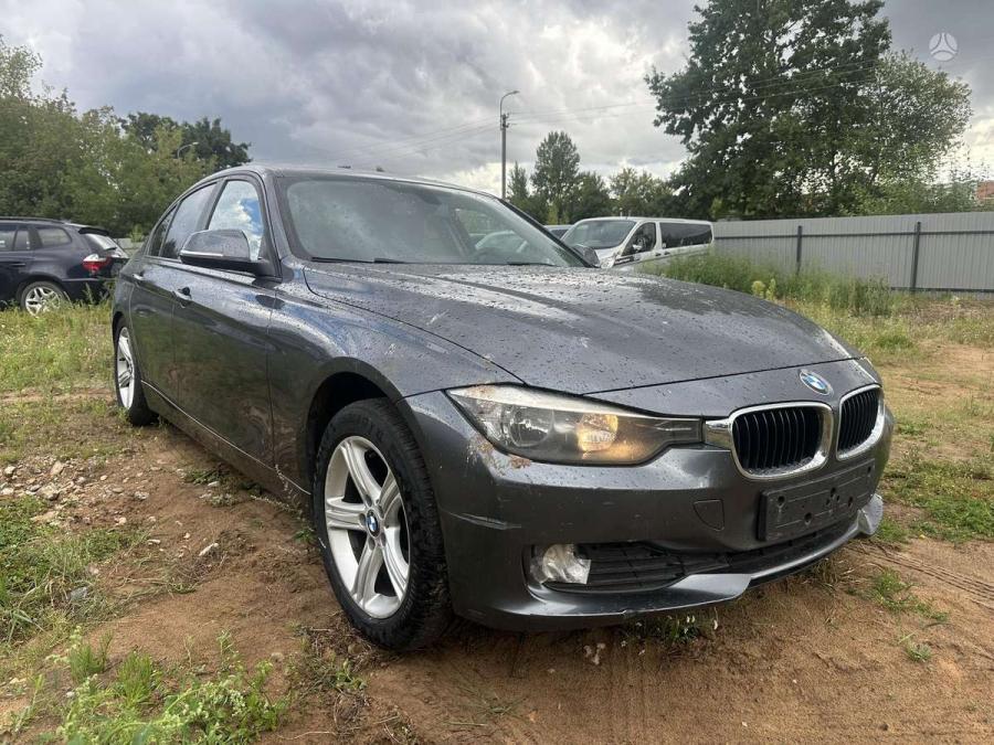 Pelēks BMW 320 2012 Šauļi, ar dzinēja tilpumu 2.00 L un nobraukumu 270 tūkst. km par 5800 €, foto 4 vietnē AUTOMOTO.COM.LV