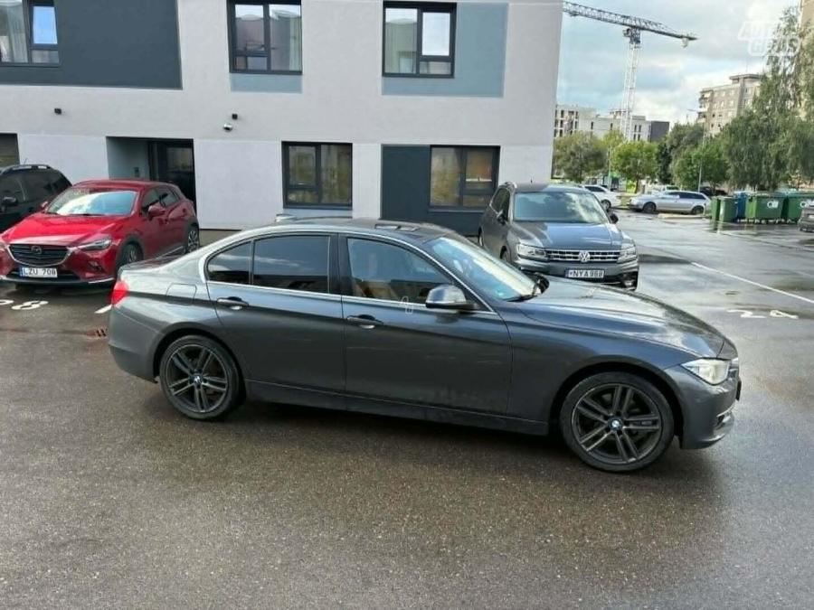 Grey BMW 320 2012 in Kaunas, with an engine capacity of 2.00 L and mileage of 291 thousand km for 9900 €, photo 5 on AUTOMOTO.COM.LV