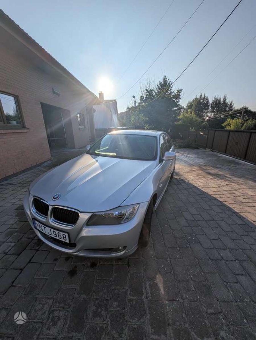 Pelēks BMW 320 2012 Mažeikiai, ar dzinēja tilpumu 2.00 L un nobraukumu 240 tūkst. km par 4200 €, foto 1 vietnē AUTOMOTO.COM.LV