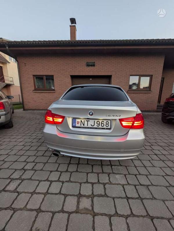 Pelēks BMW 320 2012 Mažeikiai, ar dzinēja tilpumu 2.00 L un nobraukumu 240 tūkst. km par 4200 €, foto 3 vietnē AUTOMOTO.COM.LV
