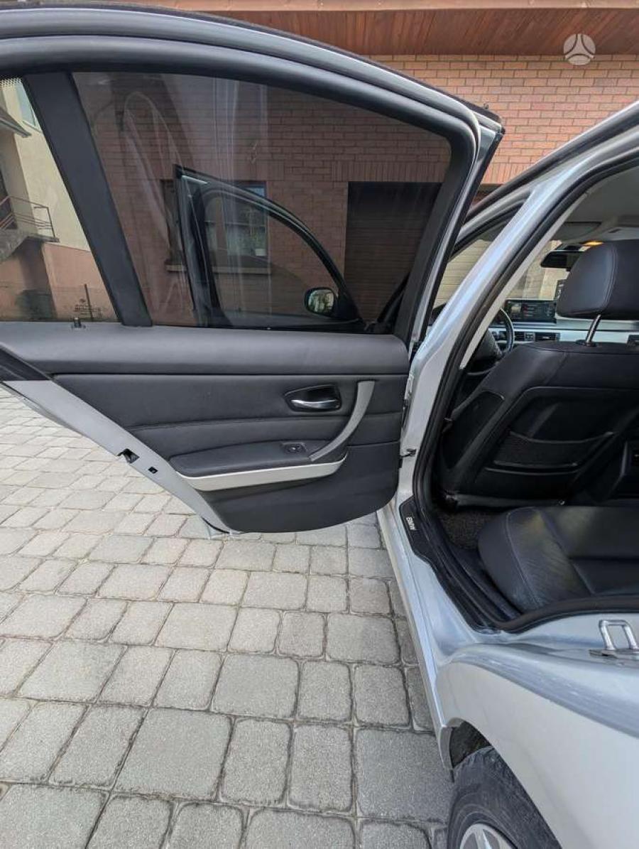 Pelēks BMW 320 2012 Mažeikiai, ar dzinēja tilpumu 2.00 L un nobraukumu 240 tūkst. km par 4200 €, foto 12 vietnē AUTOMOTO.COM.LV
