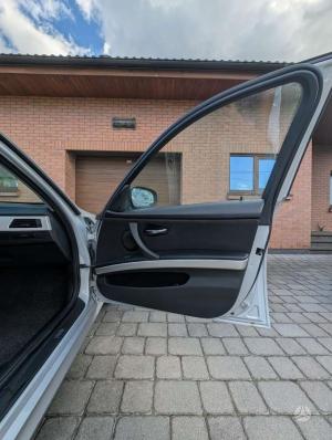 Pelēks BMW 320 2012 Mažeikiai, ar dzinēja tilpumu 2.00 L un nobraukumu 240 tūkst. km par 4200 €, foto 13 vietnē AUTOMOTO.COM.LV