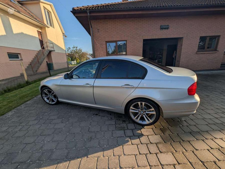 Pelēks BMW 320 2012 Mažeikiai, ar dzinēja tilpumu 2.00 L un nobraukumu 240 tūkst. km par 4200 €, foto 14 vietnē AUTOMOTO.COM.LV