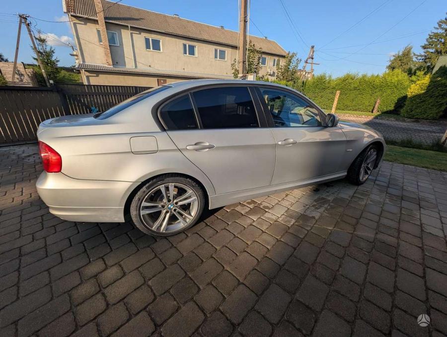 Pelēks BMW 320 2012 Mažeikiai, ar dzinēja tilpumu 2.00 L un nobraukumu 240 tūkst. km par 4200 €, foto 15 vietnē AUTOMOTO.COM.LV