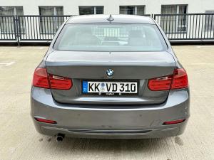 Grey BMW 320 2012 in Vilnius, with an engine capacity of 2.00 L and mileage of 279 thousand km for 5990 €, photo 7 on AUTOMOTO.COM.LV