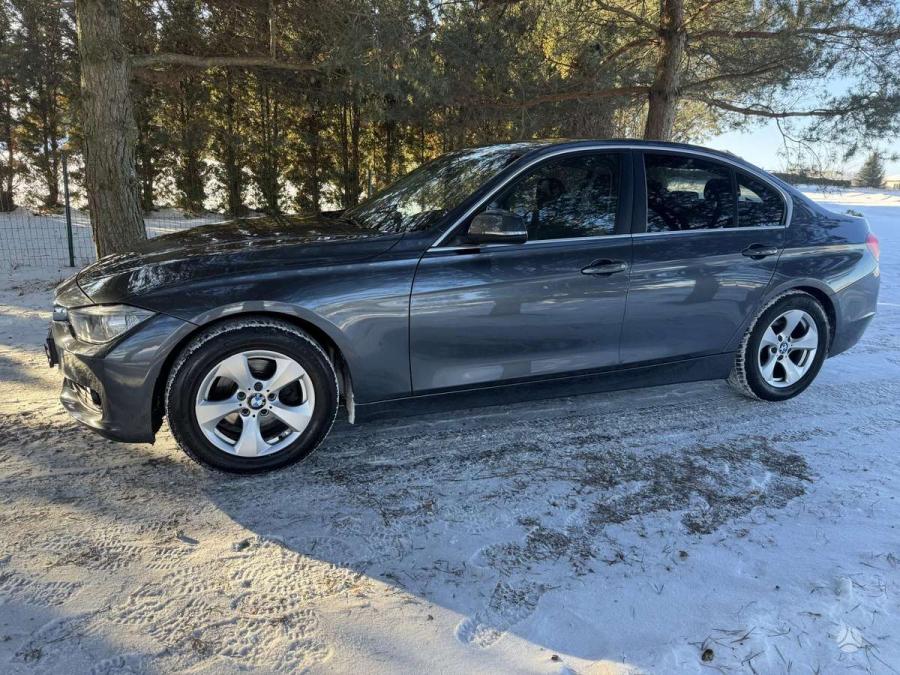 Pelēks BMW 320 2013 Alīta, ar dzinēja tilpumu 2.00 L un nobraukumu 290 tūkst. km par 6750 €, foto 5 vietnē AUTOMOTO.COM.LV