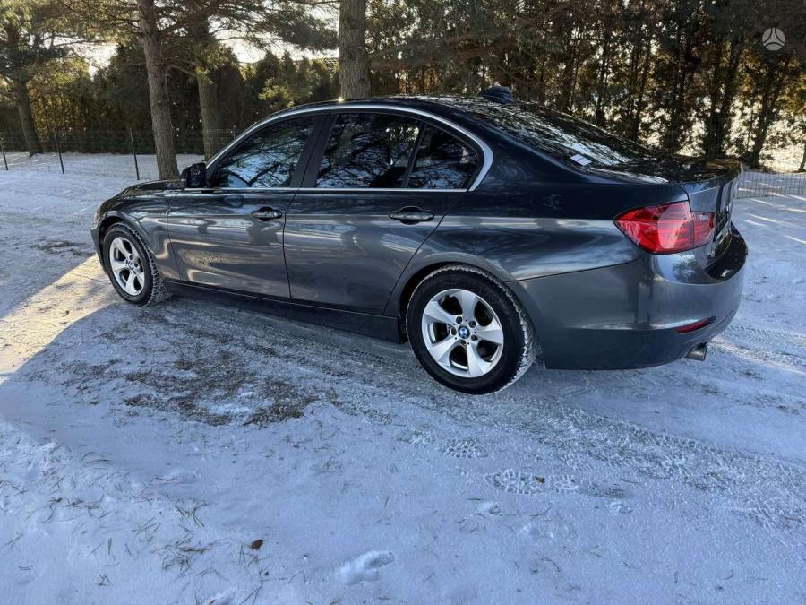 Pelēks BMW 320 2013 Alīta, ar dzinēja tilpumu 2.00 L un nobraukumu 290 tūkst. km par 6750 €, foto 7 vietnē AUTOMOTO.COM.LV