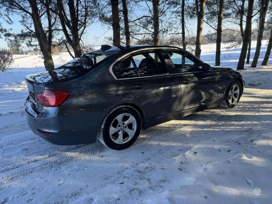 Pelēks BMW 320 2013 Alīta, ar dzinēja tilpumu 2.00 L un nobraukumu 290 tūkst. km par 6750 €, foto 11 vietnē AUTOMOTO.COM.LV