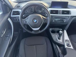 Pelēks BMW 320 2013 Alīta, ar dzinēja tilpumu 2.00 L un nobraukumu 290 tūkst. km par 6750 €, foto 20 vietnē AUTOMOTO.COM.LV