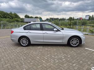 Pelēks BMW 320 2013 Tauragė, ar dzinēja tilpumu 2.00 L un nobraukumu 245 tūkst. km par 4300 €, foto 5 vietnē AUTOMOTO.COM.LV