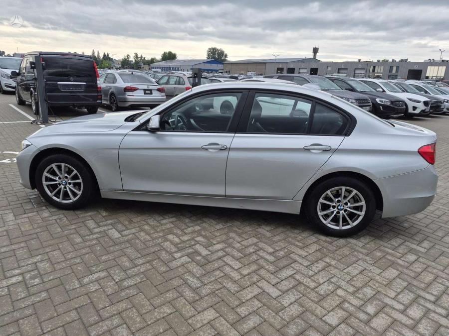 Pelēks BMW 320 2013 Tauragė, ar dzinēja tilpumu 2.00 L un nobraukumu 245 tūkst. km par 4300 €, foto 6 vietnē AUTOMOTO.COM.LV
