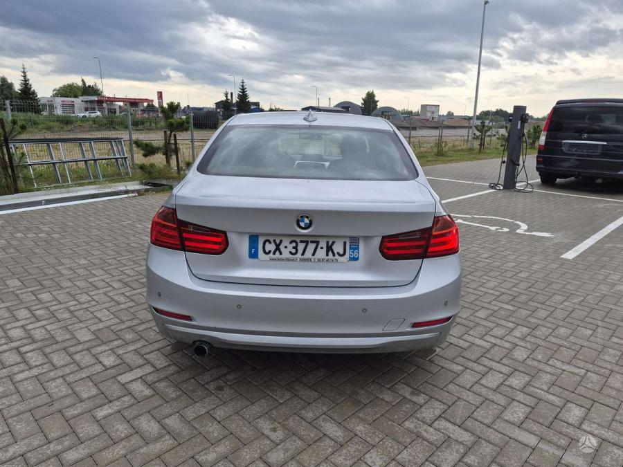 Pelēks BMW 320 2013 Tauragė, ar dzinēja tilpumu 2.00 L un nobraukumu 245 tūkst. km par 4300 €, foto 9 vietnē AUTOMOTO.COM.LV