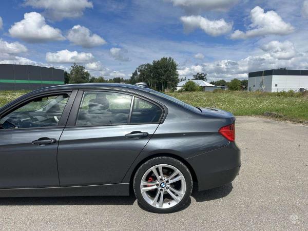 Pelēks BMW 320 2013 Šauļi, ar dzinēja tilpumu 2.00 L un nobraukumu 249 tūkst. km par 8750 €, foto 5 vietnē AUTOMOTO.COM.LV