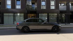 Grey BMW 320 2013 in Vilnius, with an engine capacity of 2.00 L and mileage of 328 thousand km for 9800 €, photo 8 on AUTOMOTO.COM.LV