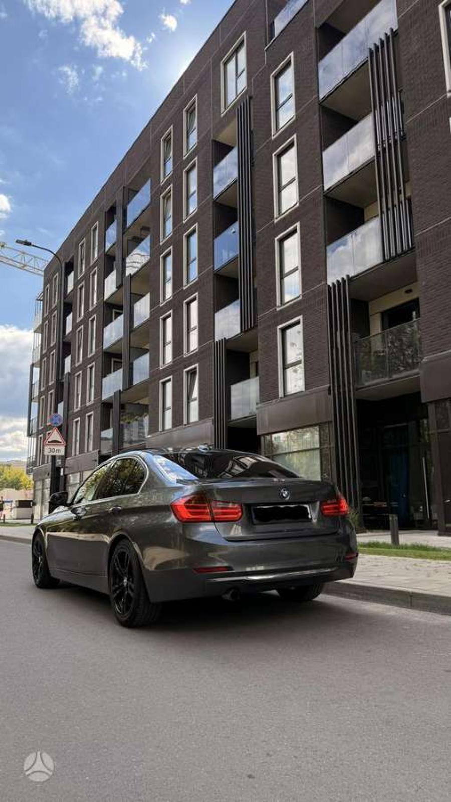 Grey BMW 320 2013 in Vilnius, with an engine capacity of 2.00 L and mileage of 328 thousand km for 9800 €, photo 10 on AUTOMOTO.COM.LV