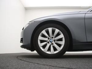 Grey BMW 320 2014 in Vilnius, with an engine capacity of 2.00 L and mileage of 273 thousand km for 11299 €, photo 28 on AUTOMOTO.COM.LV