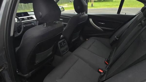 Pelēks BMW 320 2014 Jelgava, ar dzinēja tilpumu 2.00 L un nobraukumu 247 tūkst. km par 8990 €, foto 10 vietnē AUTOMOTO.COM.LV
