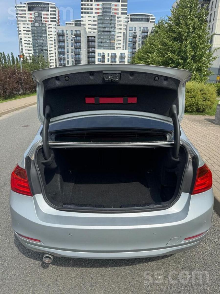 Pelēks BMW 320 2014 Rīga, ar dzinēja tilpumu 2.00 L un nobraukumu 238 tūkst. km par 9200 €, foto 12 vietnē AUTOMOTO.COM.LV