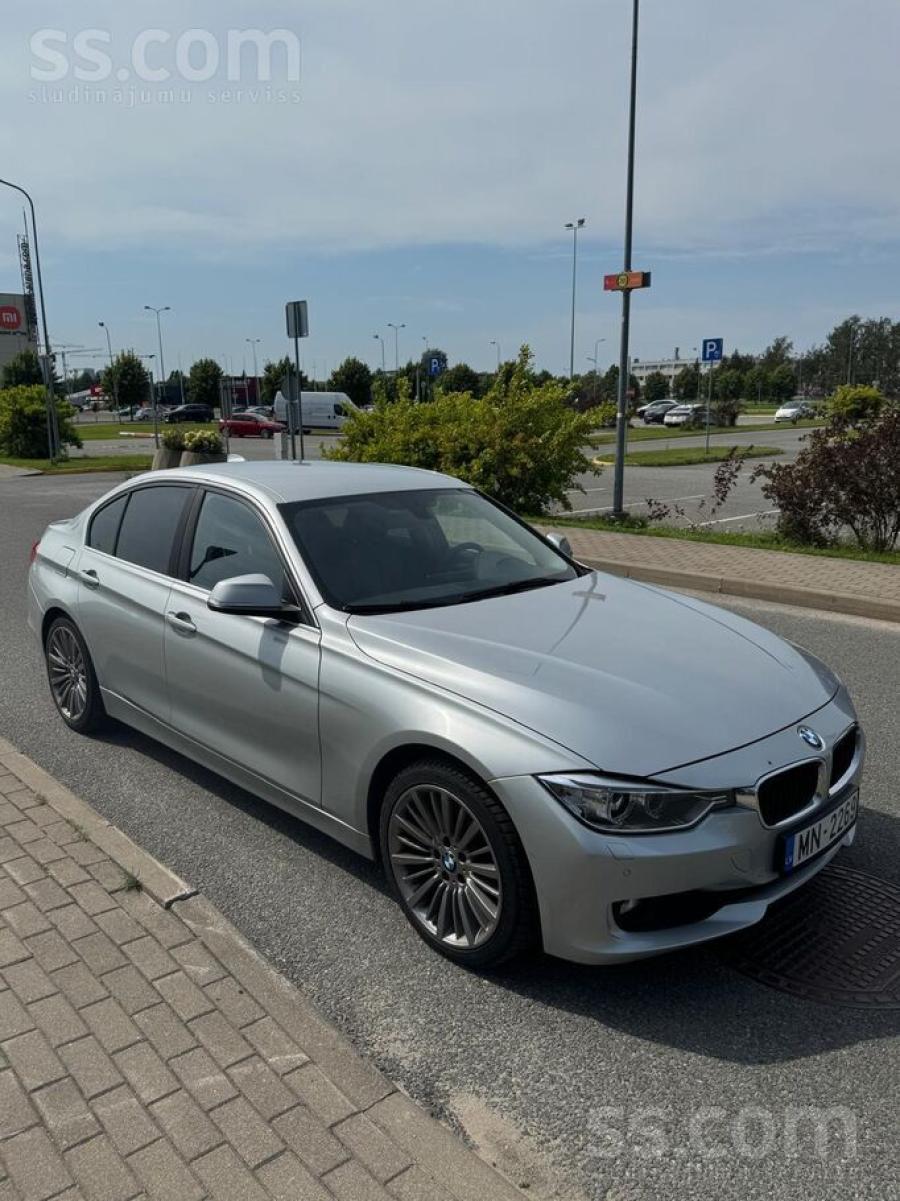 Grey BMW 320 2014 in Riga, with an engine capacity of 2.00 L and mileage of 237 thousand km for 8700 €, photo 3 on AUTOMOTO.COM.LV