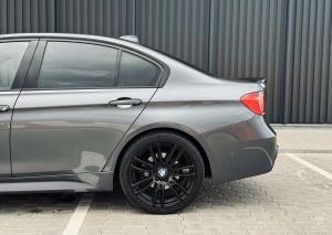 Grey BMW 320 2014 in Kaunas, with an engine capacity of 2.00 L and mileage of 193 thousand km for 12900 €, photo 35 on AUTOMOTO.COM.LV