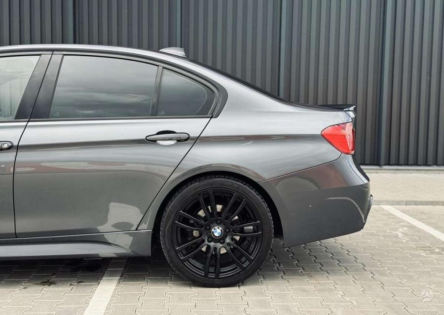Grey BMW 320 2014 in Kaunas, with an engine capacity of 2.00 L and mileage of 193 thousand km for 12900 €, photo 35 on AUTOMOTO.COM.LV