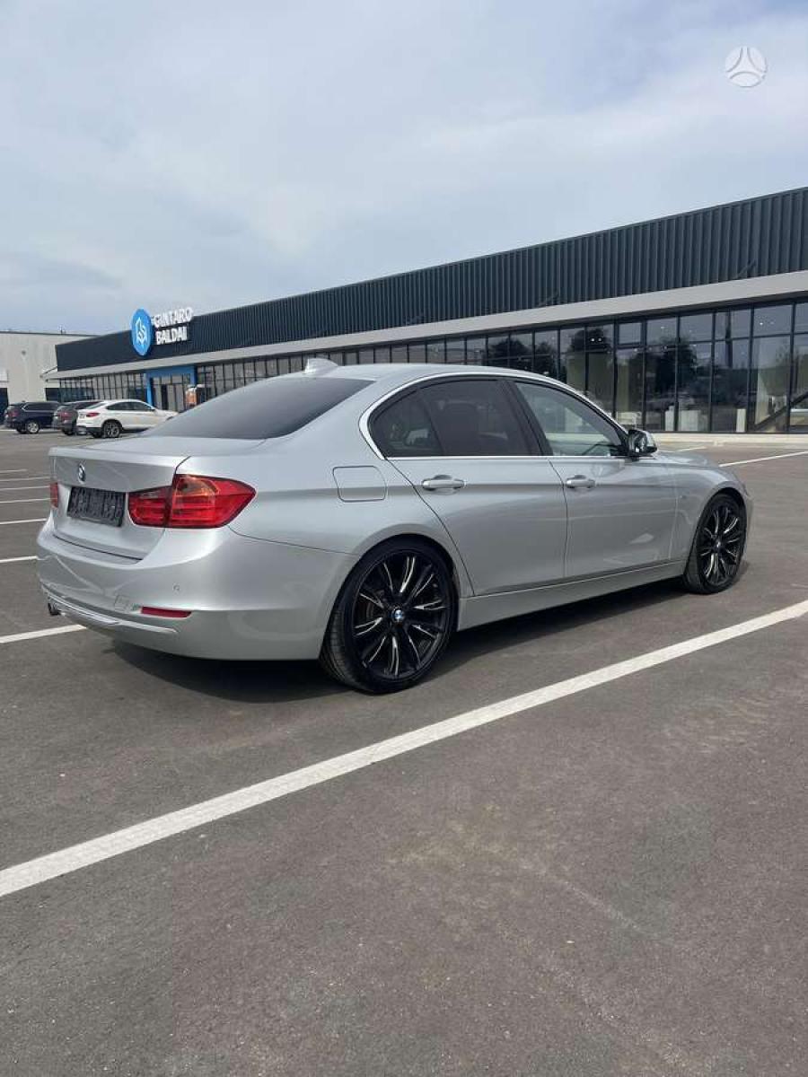 Grey BMW 320 2014 in Kaunas, with an engine capacity of 0.20 L and mileage of 355 thousand km for 7750 €, photo 7 on AUTOMOTO.COM.LV