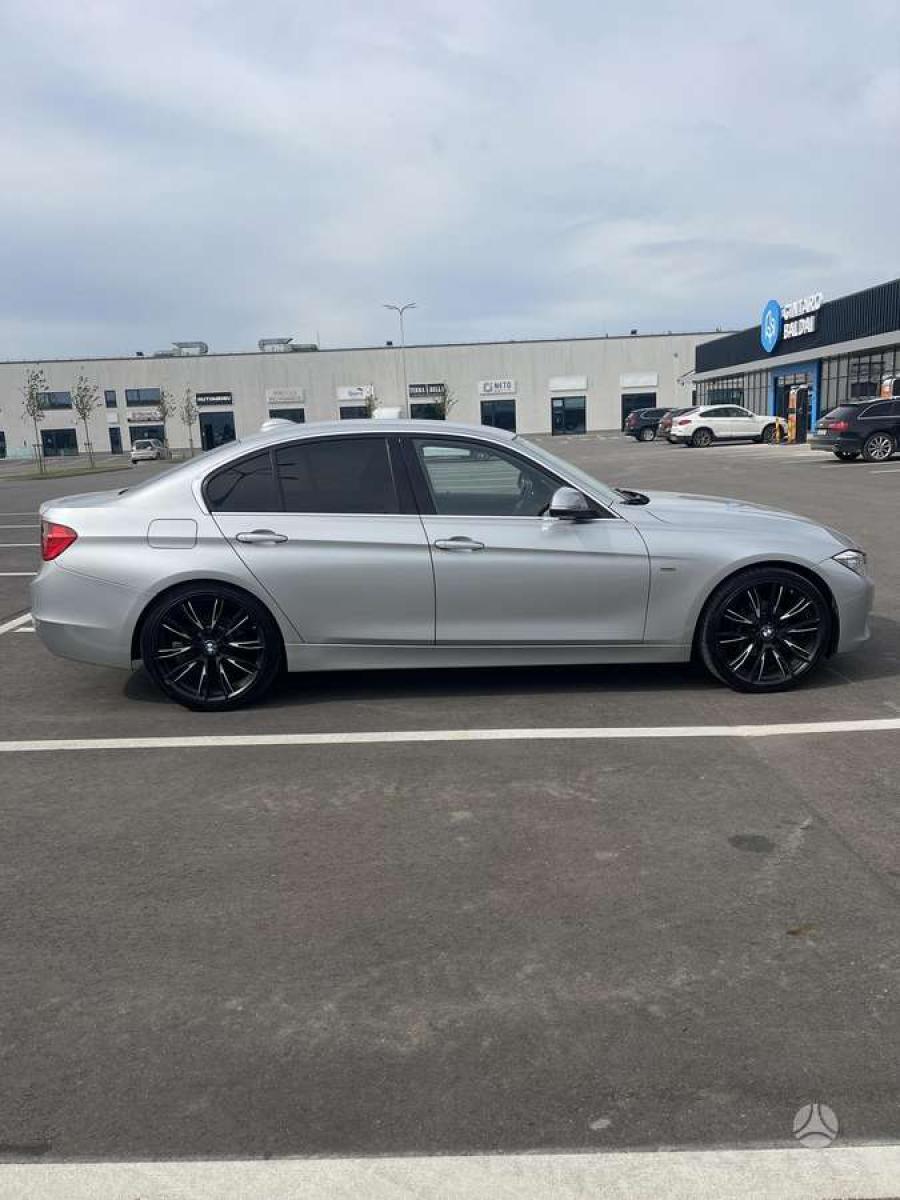 Grey BMW 320 2014 in Kaunas, with an engine capacity of 0.20 L and mileage of 355 thousand km for 7750 €, photo 8 on AUTOMOTO.COM.LV