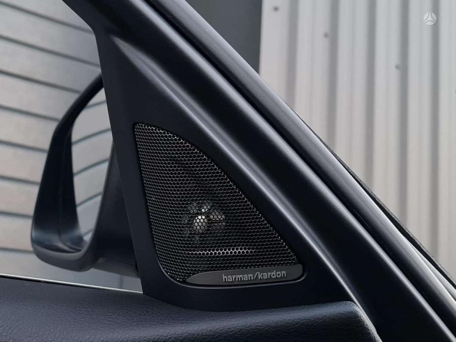 Grey BMW 320 2015 in Kaunas, with an engine capacity of 2.00 L and mileage of 300 thousand km for 10750 €, photo 6 on AUTOMOTO.COM.LV