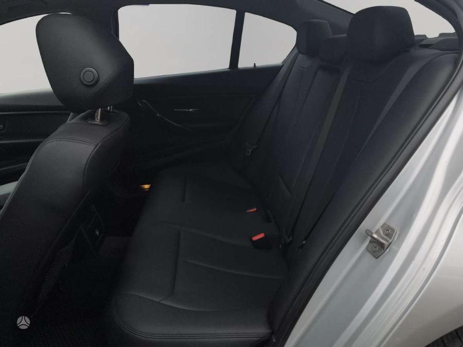 Grey BMW 320 2016 in Vilnius, with an engine capacity of 2.00 L and mileage of 226 thousand km for 13499 €, photo 13 on AUTOMOTO.COM.LV