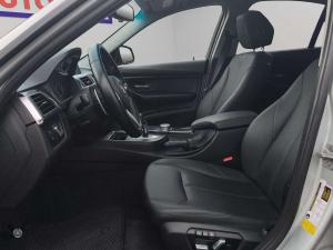 Grey BMW 320 2016 in Vilnius, with an engine capacity of 2.00 L and mileage of 226 thousand km for 13499 €, photo 16 on AUTOMOTO.COM.LV