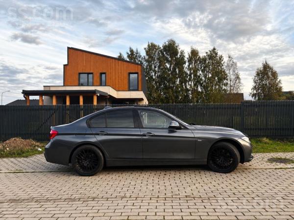 Grey BMW 320 2017 in Riga, with an engine capacity of 2.00 L and mileage of 238 thousand km for 15500 €, photo 4 on AUTOMOTO.COM.LV