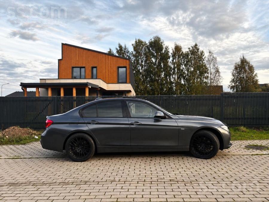 Pelēks BMW 320 2017 Rīga, ar dzinēja tilpumu 2.00 L un nobraukumu 238 tūkst. km par 15500 €, foto 4 vietnē AUTOMOTO.COM.LV