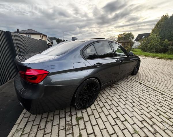 Grey BMW 320 2017 in Riga, with an engine capacity of 2.00 L and mileage of 238 thousand km for 15500 €, photo 8 on AUTOMOTO.COM.LV