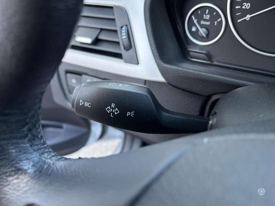 Pelēks BMW 320 2018 Kauņa, ar dzinēja tilpumu 2.00 L un nobraukumu 206 tūkst. km par 11999 €, foto 21 vietnē AUTOMOTO.COM.LV