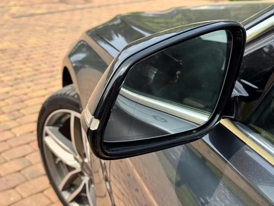 Grey BMW 320 2018 in Riga, with an engine capacity of 2.00 L and mileage of 179 thousand km for 16700 €, photo 16 on AUTOMOTO.COM.LV