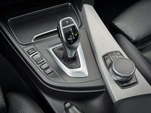 Grey BMW 320 2018 in Riga, with an engine capacity of 2.00 L and mileage of 179 thousand km for 16700 €, photo 22 on AUTOMOTO.COM.LV
