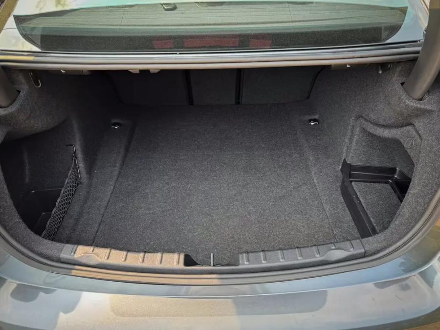Grey BMW 320 2018 in Riga, with an engine capacity of 2.00 L and mileage of 179 thousand km for 16700 €, photo 31 on AUTOMOTO.COM.LV