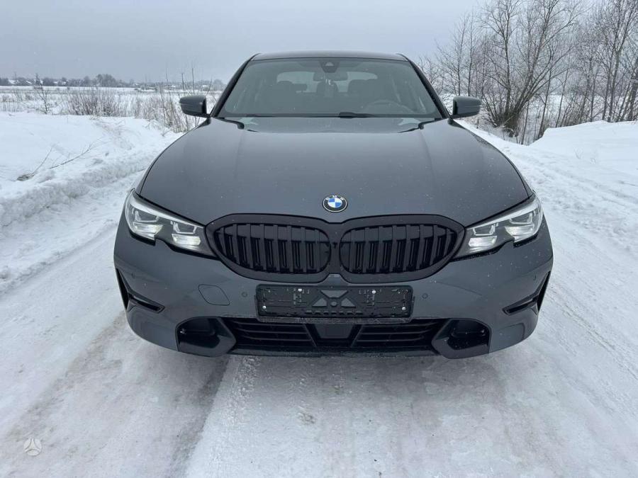 Grey BMW 320 2019 in Panevezys, with an engine capacity of 2.00 L and mileage of 85 thousand km for 22700 €, photo 3 on AUTOMOTO.COM.LV
