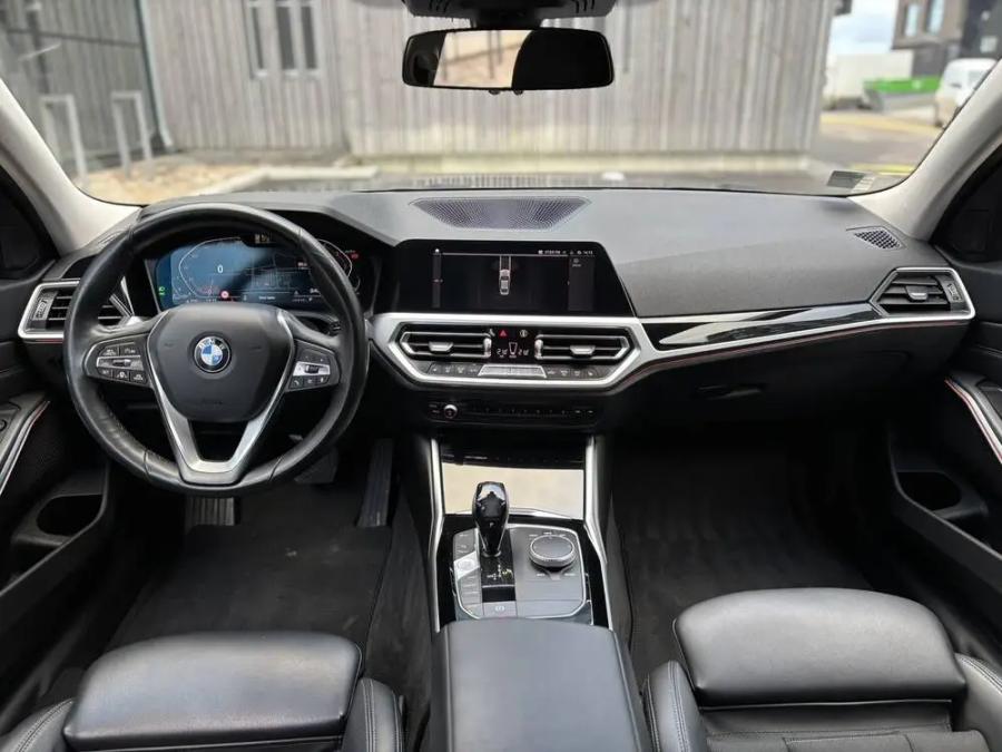 Pelēks BMW 320 2019 Rīga, ar dzinēja tilpumu 2.00 L un nobraukumu 177 tūkst. km par 23900 €, foto 9 vietnē AUTOMOTO.COM.LV
