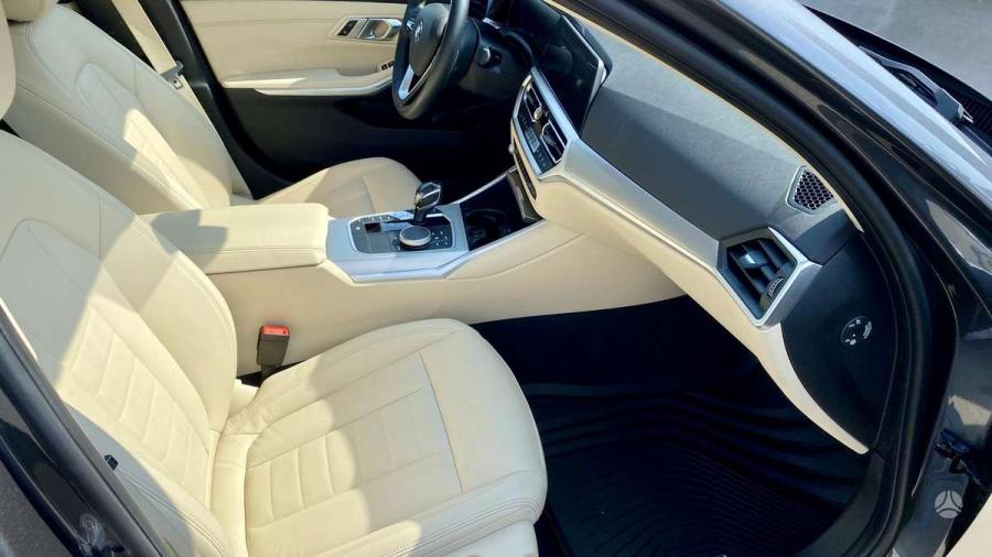Grey BMW 320 2019 in Marijampole, with an engine capacity of 2.00 L and mileage of 20 thousand km for 24100 €, photo 10 on AUTOMOTO.COM.LV