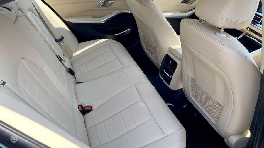 Grey BMW 320 2019 in Marijampole, with an engine capacity of 2.00 L and mileage of 20 thousand km for 24100 €, photo 11 on AUTOMOTO.COM.LV