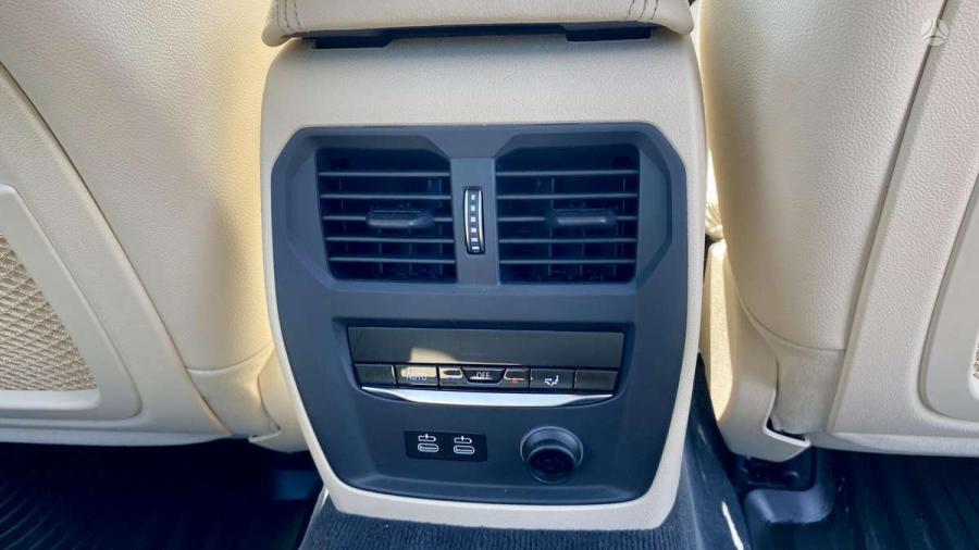 Grey BMW 320 2019 in Marijampole, with an engine capacity of 2.00 L and mileage of 20 thousand km for 24100 €, photo 13 on AUTOMOTO.COM.LV