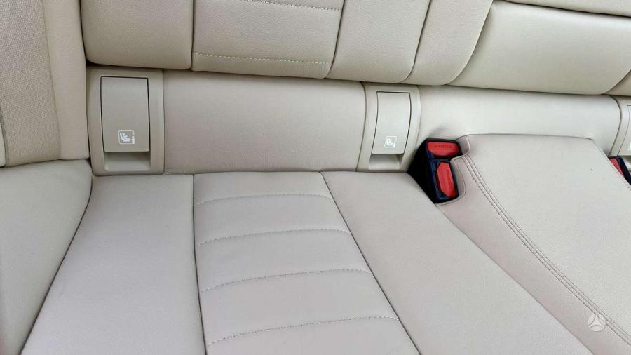 Grey BMW 320 2019 in Marijampole, with an engine capacity of 2.00 L and mileage of 20 thousand km for 24100 €, photo 11 on AUTOMOTO.COM.LV