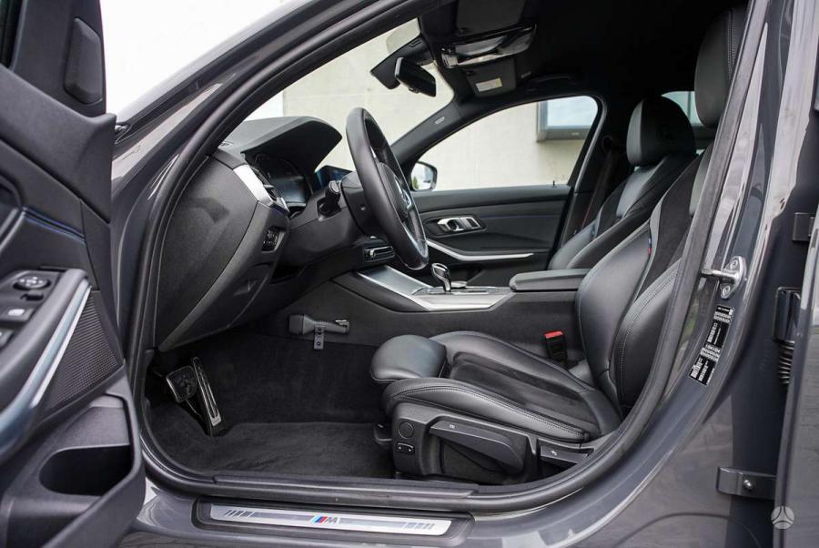 Pelēks BMW 320 2019 Marijampole, ar dzinēja tilpumu 2.00 L un nobraukumu 273 tūkst. km par 21950 €, foto 24 vietnē AUTOMOTO.COM.LV