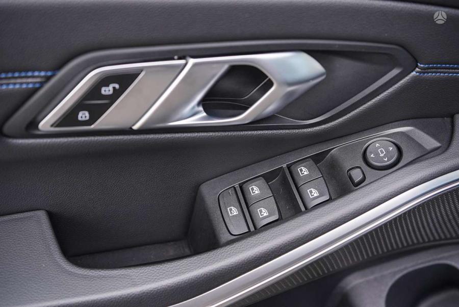 Pelēks BMW 320 2019 Marijampole, ar dzinēja tilpumu 2.00 L un nobraukumu 273 tūkst. km par 21950 €, foto 27 vietnē AUTOMOTO.COM.LV