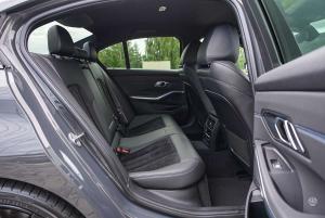 Pelēks BMW 320 2019 Marijampole, ar dzinēja tilpumu 2.00 L un nobraukumu 273 tūkst. km par 21950 €, foto 32 vietnē AUTOMOTO.COM.LV