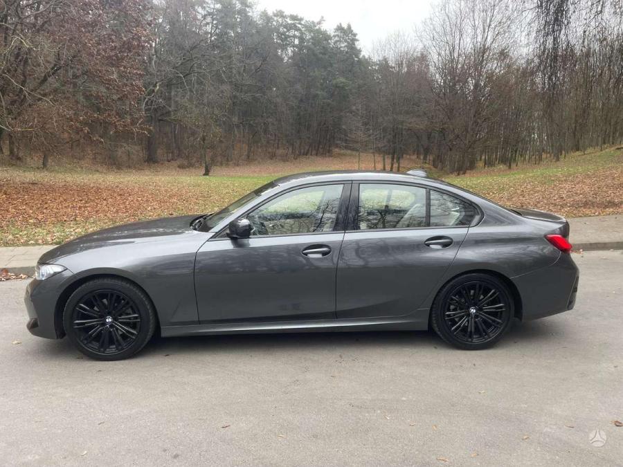 Grey BMW 320 2020 in Kaunas, with an engine capacity of 2.00 L and mileage of 33 thousand km for 26400 €, photo 5 on AUTOMOTO.COM.LV