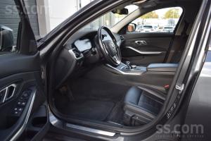 Grey BMW 320 2020 in Riga, with an engine capacity of 2.00 L and mileage of 170 thousand km for 20300 €, photo 4 on AUTOMOTO.COM.LV