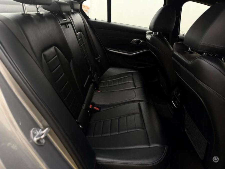 Pelēks BMW 320 2021 Viļņa, ar dzinēja tilpumu 2.00 L un nobraukumu 143 tūkst. km par 31000 €, foto 13 vietnē AUTOMOTO.COM.LV