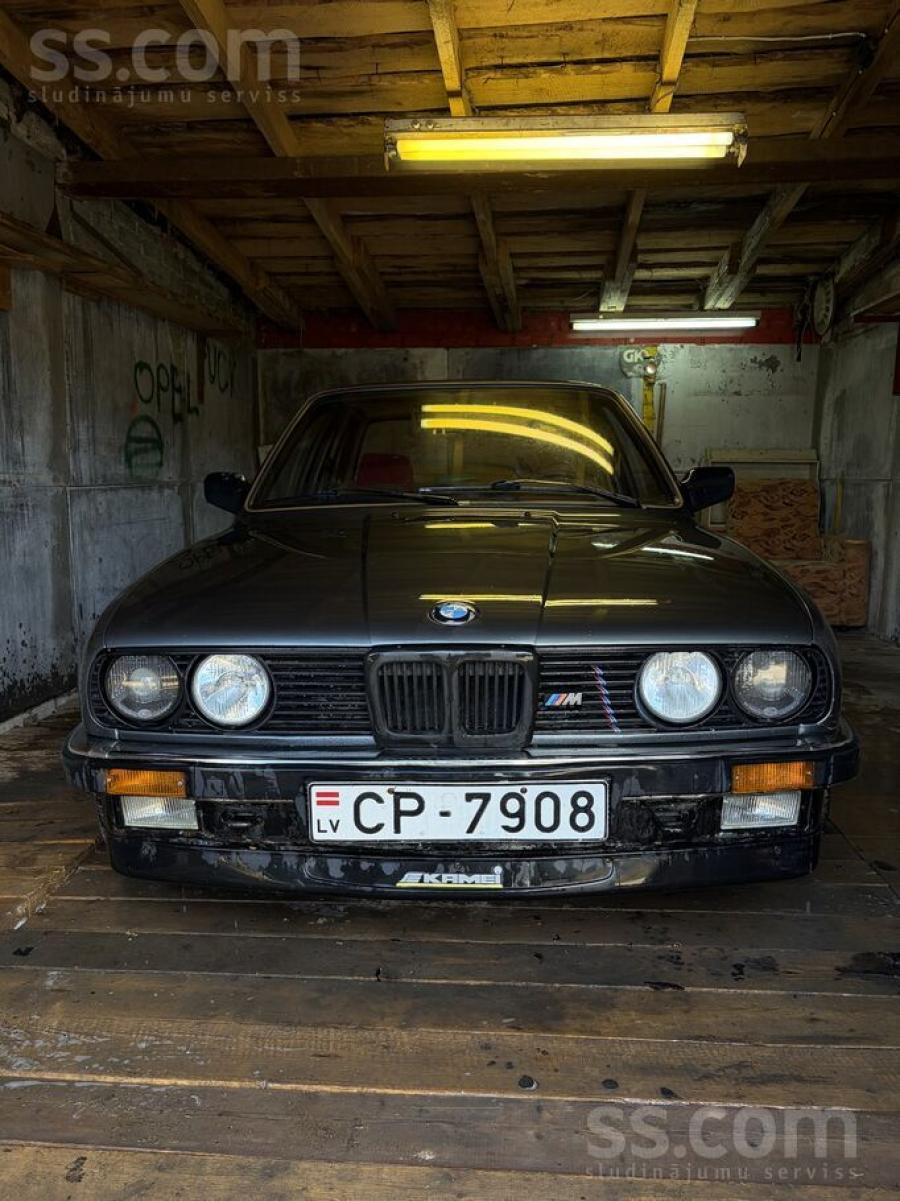 Pelēks BMW 320 1987 Gulbene, ar dzinēja tilpumu 2.00 L un nobraukumu 215 tūkst. km par 3200 €, foto 1 vietnē AUTOMOTO.COM.LV